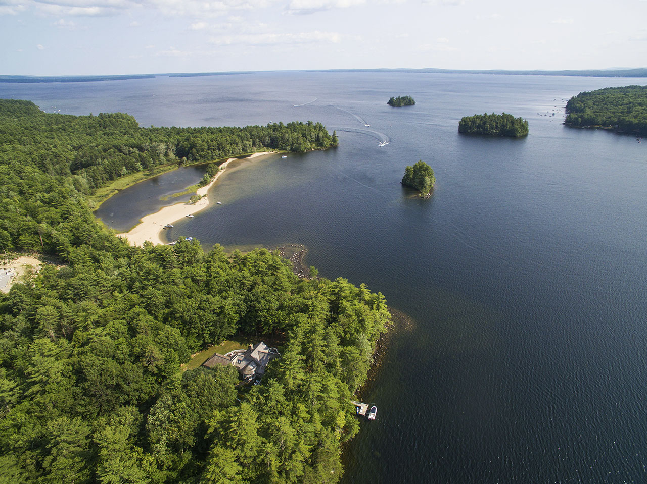 Find lakefront homes in the Sebago Lake region of Maine